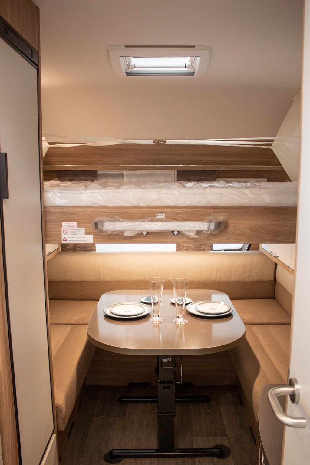 Descubre la caravana Bürstner Premio Plus 440 TK | AutoSuministres Motor